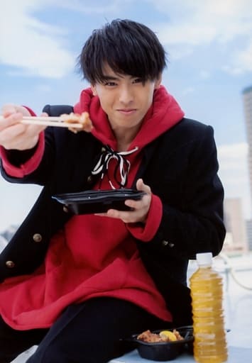 Kou Takano / Above-the-knee ・ Costume black ・ red ・ Gakuran ・ Seated ...