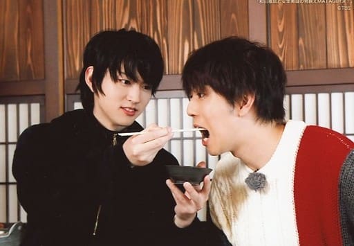 Official photo (male) / actor Masanari Wada / Yuya Asato / Yokogata / Bust-up / Costume Black ...