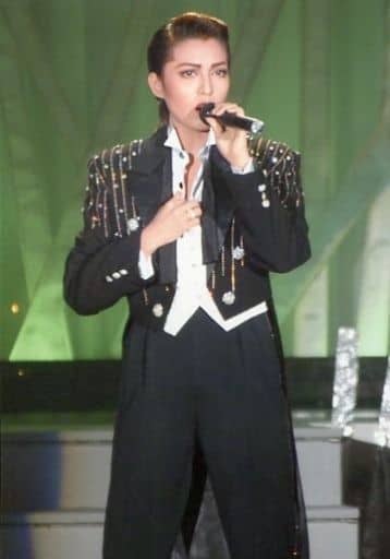 Official photo (female) / Takarazuka Revue (star group) / actress ...