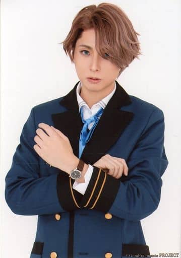 Official photo (male) / actor Ryo Taguchi (Pa Shea Su) / Upper Body / Character Tomoshot / Stage ...