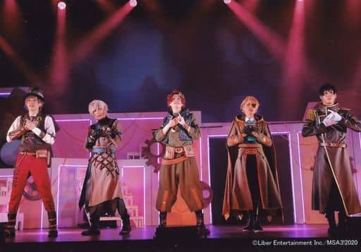 Official photo (male) / actor Gathering (5 persons) / Live Photo / Horizontal Type / Whole Body ...