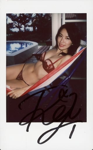 Official photo (female) / Gravure idol ☆ Rei Toda / with handwritten signature / DVDs 「 Ray of ...