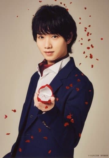 Official photo (male) / actor Keisuke Ueda (Mt. Eri) / upper body / stage 「 ARE N'T YOU GETTING ...