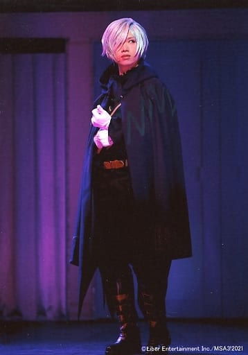Official photo (male) / actor Keisuke Ueda (Miemitsu) / Live Photo ...