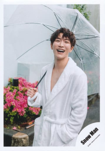 Snow Man / Ta Sho Watanabe / upper body / single "HELLO HELLO" MV & Jacque-shot off-shot ...