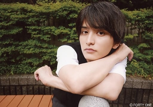 Official photo (male) / actor Toshiki Seto / Horizontal / Bust Up ...