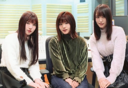 Official photo (Nogizaka46) / idol / Keyakizaka46 Rika Ozeki, Rina Uemura, Yuka Sugai ...