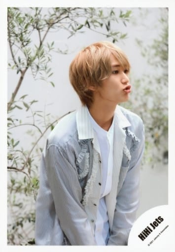 Hihi Jets / Ryo Hashimoto / upper body / "Hihi Jets Concert 2021 ~ Goki Tosen ~" goods off shot ...