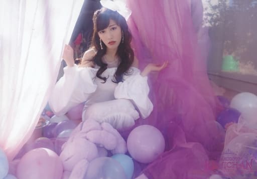 Momoiro Clover Z / Reni Takagi / Horizontal / Whole body / Reni Takagi ...