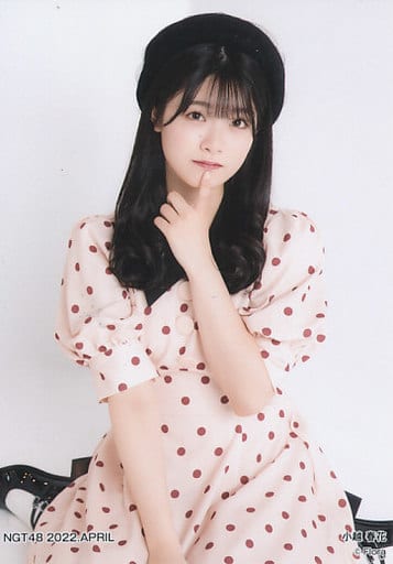 Kogoshi Shunka / Above-knee, Sitting / NGT48 April 2022 net shop only individual Official photo ...