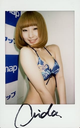 Official photo (female) / Gravure idol ☆ Aida Azusa / with handwritten signature / DVD ...
