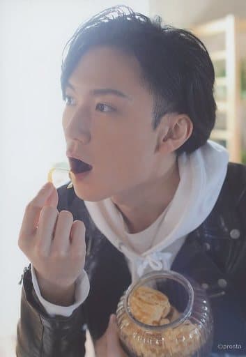 Official photo (male) / actor Sho Hyugano / Bust Up / Proste TV Bromide ...