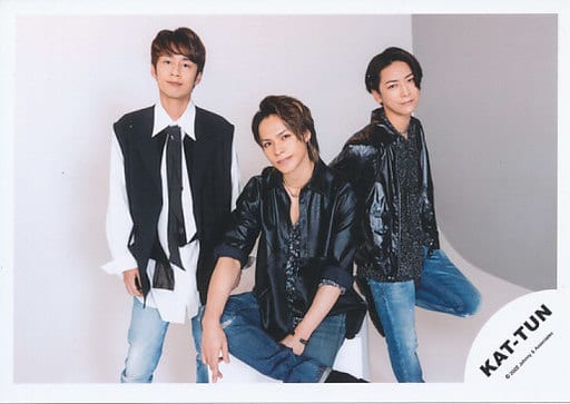Official photo (Johnny's) / idol / KAT-TUN KAT TUN / Gather (3 persons ...