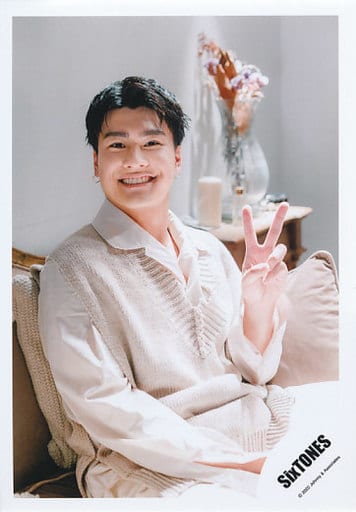 SixTONES / Shintaro Morimoto / upper body / single "Good Luck! / Futari" MV off-shot / official ...