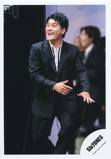 SixTONES / Shintaro Morimoto / on the knees / single "Good Luck ...