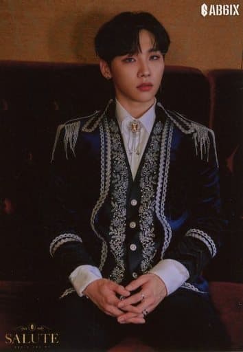 駿河屋 - AB6IX/チョン・ウン(Woong)/3RD EP「SALUTE」発売記念POP UP STOREグッズ ランダム生写真（男性生写真）