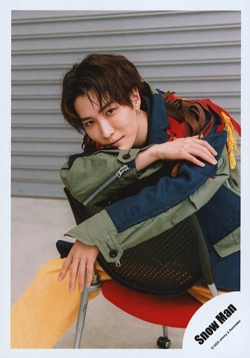 Snow Man / Ta Sho Watanabe / On the knees / "Snow Man 1st DOME tour 2023 I DOME" goods off shot ...