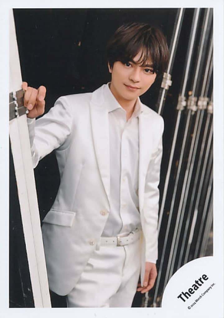 駿河屋 - timelesz/佐藤勝利/膝上/「Endless SHOCK/Endless SHOCK -Eternal-」グッズオフショット/公式生写真（男性生写真）