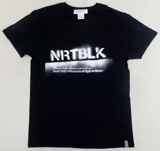 駿河屋 - NRTBLK/うずまきナルト Lサイズ ブラック 「QUOLOMO×NARUTO -ナルト- 疾風伝」（Tシャツ）