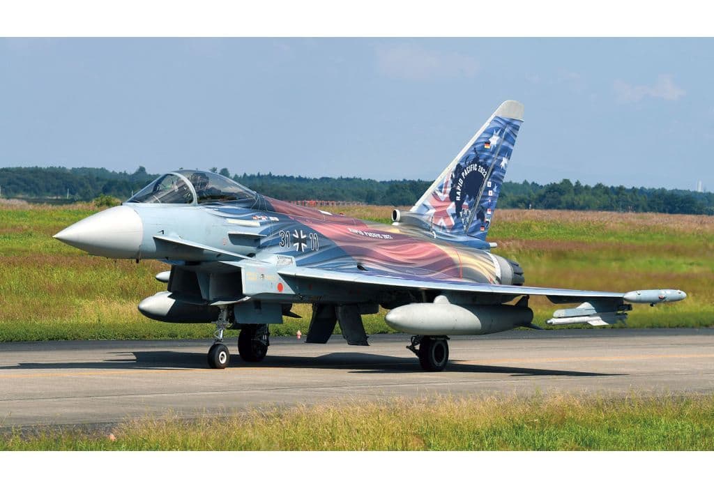 Plastic model 1/144 GERMAN AIR FORCE EUROFIGHTER TYPHOON RAPID PACIFIC ...