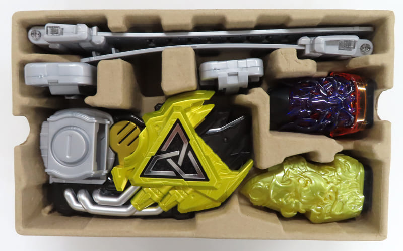 Toy Transforming Belt DX Chimera Driver & ジュウガ Driver Unit "Kamen Rider ...